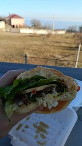 Бургер 502 (Шоссейная улица No:52, село Лучистое), fast food  Kırım Cumhuriyeti'nden