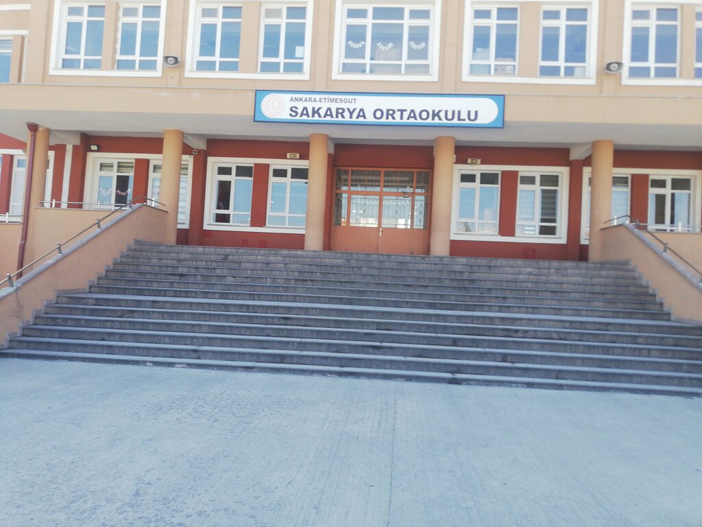Ortaokul Sakarya Ortaokulu, Ankara, foto
