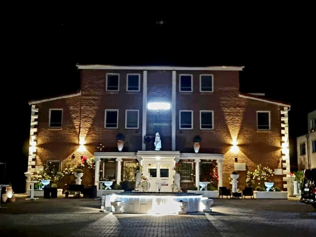 Otel Hotel Bouzid - Laatzen, Aşağı Saksonya, foto