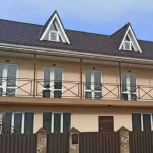 Июль (Vysotnaya ulitsa No:18, stanitsa Golubitskaya), otel  Krasnodarski krayından