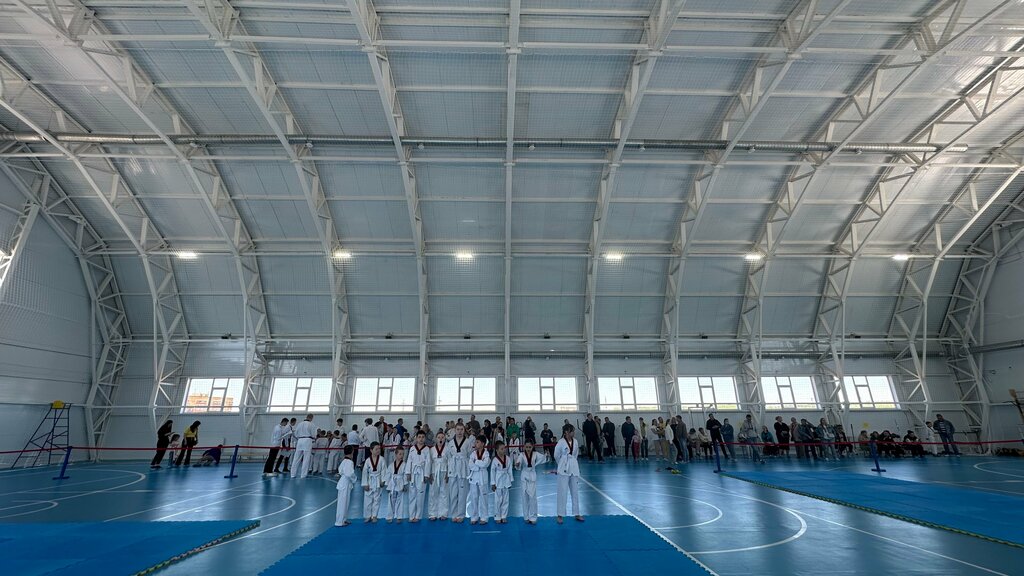 Çok amaçlı spor tesisleri Модульный спортзал Фролы, Permski krayı, foto