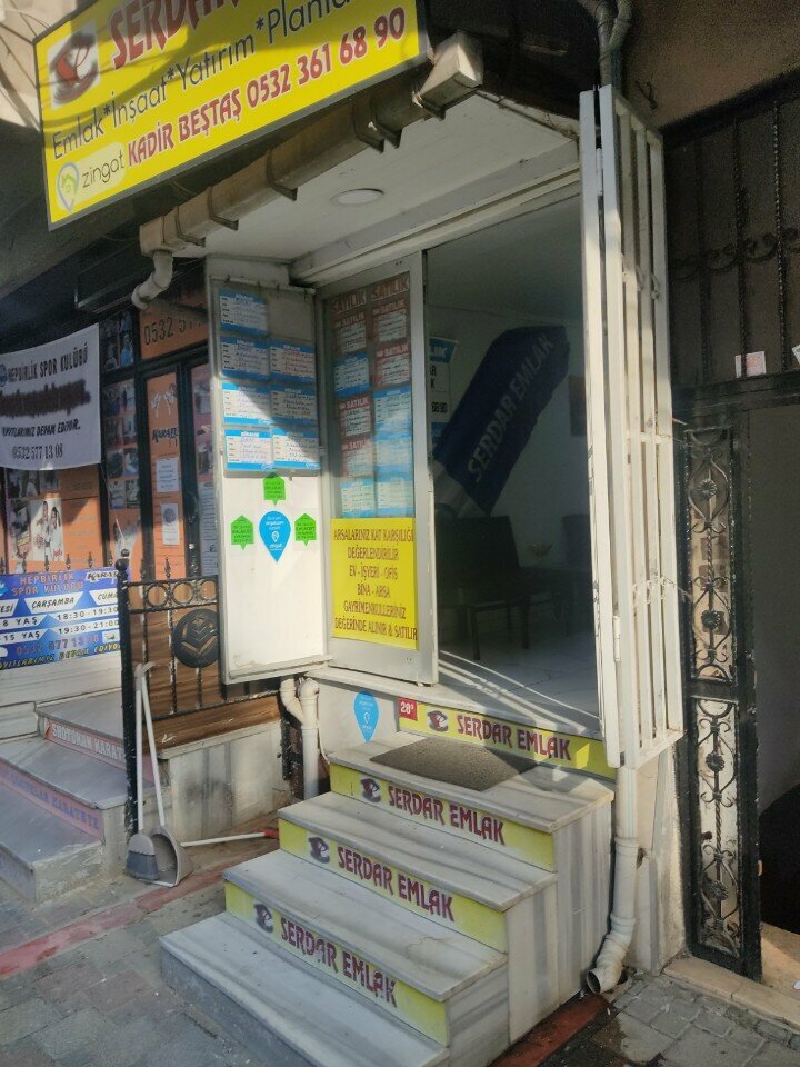Emlak ofisi Serdar Emlak, İstanbul, foto