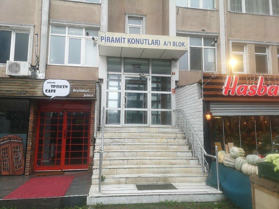 Avukatlar Alev Bezgin, İstanbul, foto