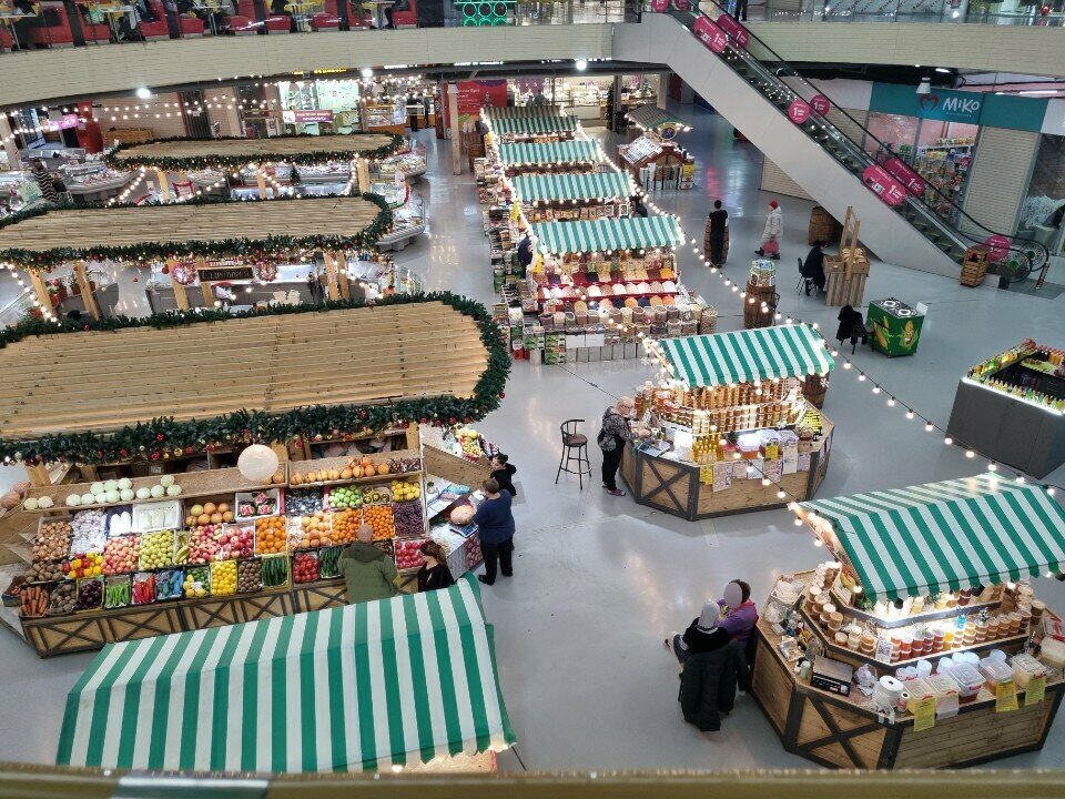 Pazarlar ve çarşılar Eurasian bazaar, Almatı, foto