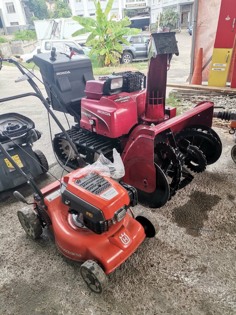 Bahçe ekipmanları tamiri Ug-Tehno, Soçi, foto