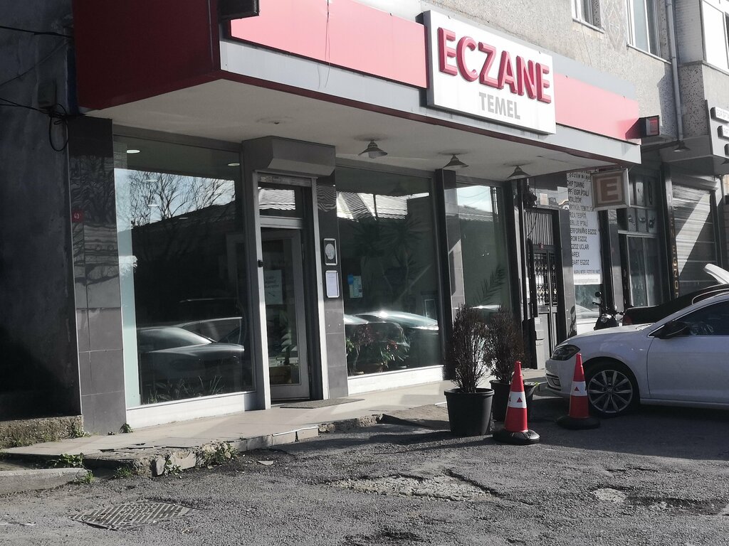 Eczaneler Temel Eczanesi, İstanbul, foto