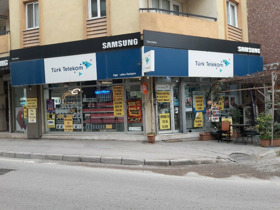 Telekomünikasyon firmaları Türk Telekom, İzmir, foto