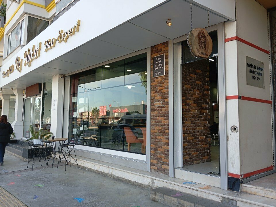 Güzellik salonu By Aykut Kuaför Salonu, İzmir, foto