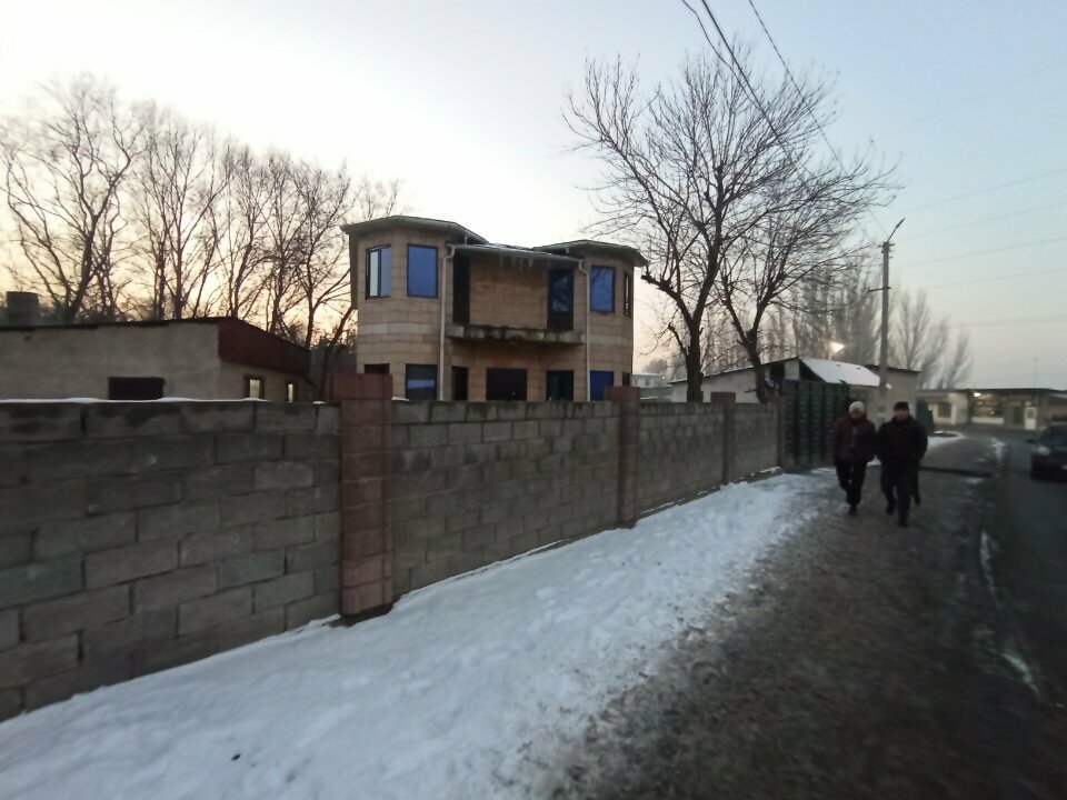 Kuaförler Чач-Тарач парикмахерская, Bişkek, foto