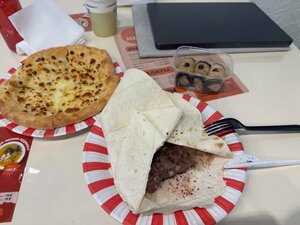 Шаурма & Шашлык на углях (Ostrovityanova Street No:7), kafe  Moskova'dan