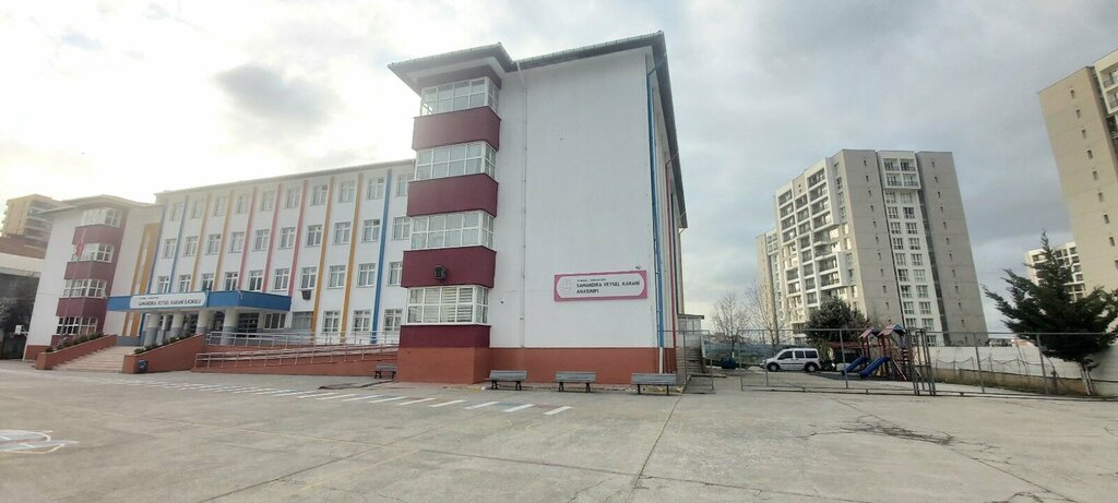 Ortaokul Samandıra Veysel Karani Anasınıfı, İstanbul, foto