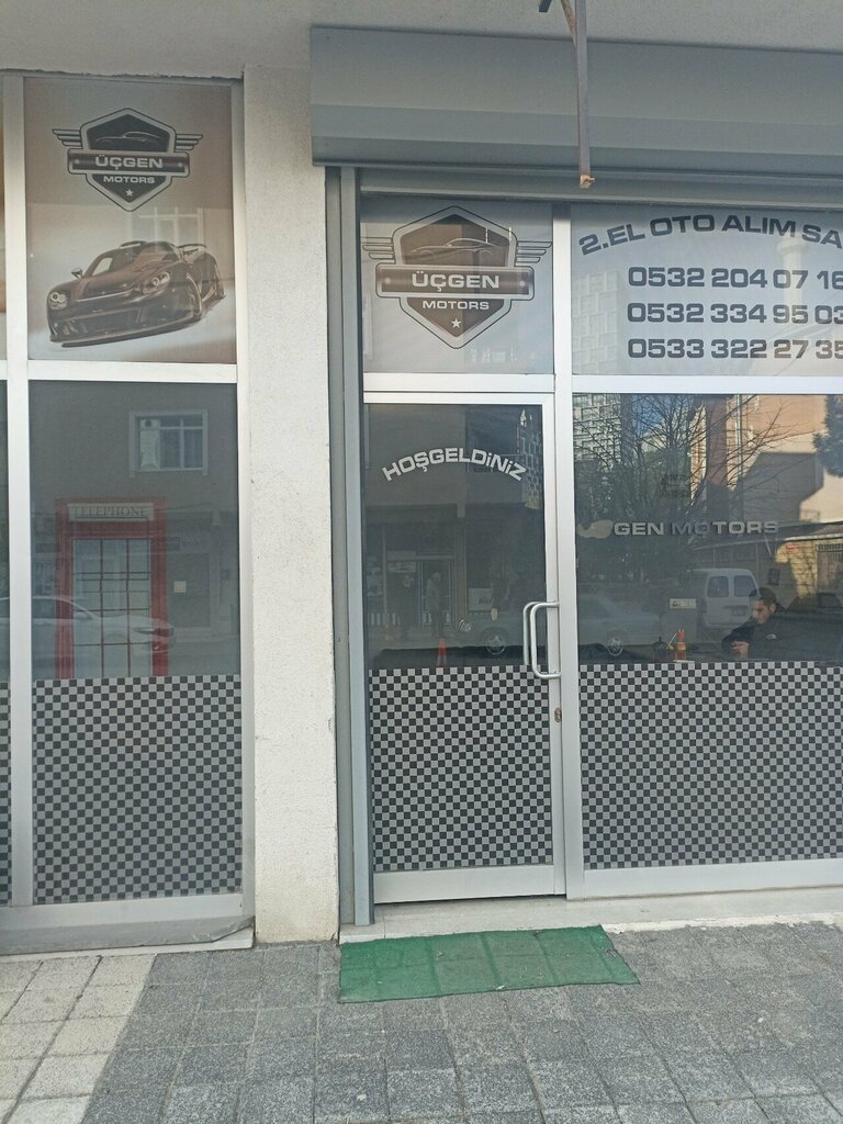 Otomobil satış galerileri Üçgen Motors, İstanbul, foto