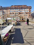 Ярмарка выходного дня (ulitsa imeni Dunayevskogo I.I. No:15, Prikubanskiy City administrative district, Muzykalny mikrorayon), gıda pazarı  Krasnodar'dan