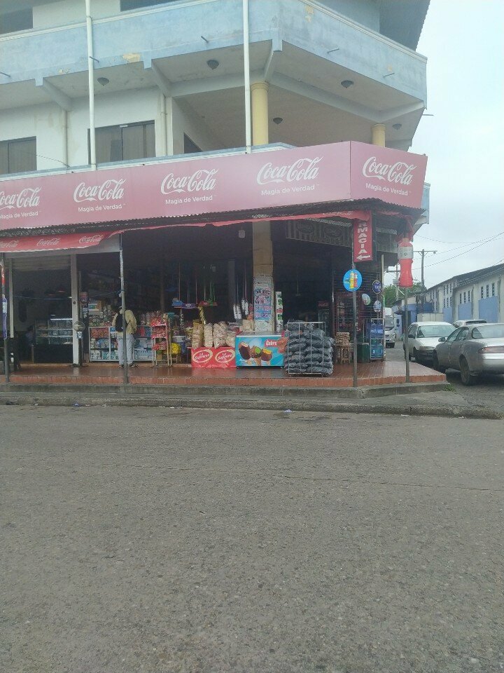 Market Coca cola, Santa‑Krus, foto