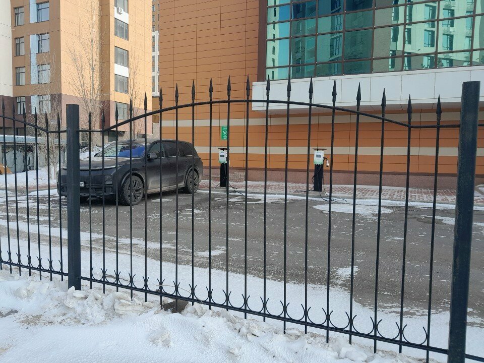 Elektrikli oto şarj istasyonları EDrive, Astana, foto