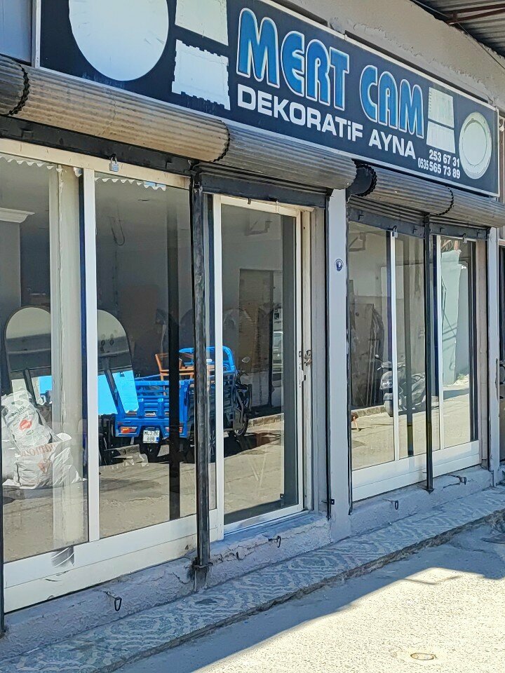 Cam ve cam ürün üreticisi Mert Cam Dekoratif Ayna, İzmir, foto