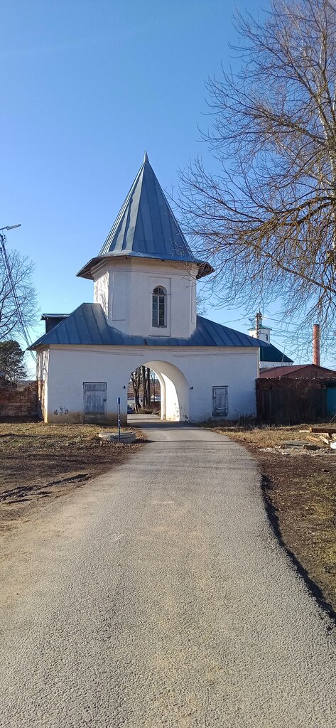 Turistik yerler Ворота конного двора, Kalujskaya oblastı, foto