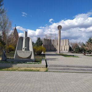 Yerablur Military Memorial Cemetery (Yerevan, Yerablur Military Cemetery), mezarlıklar  Erivan'dan
