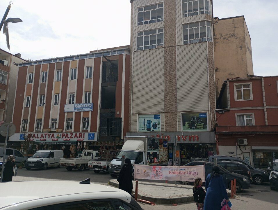 Ucuzluk mağazası Metin Avm, İstanbul, foto