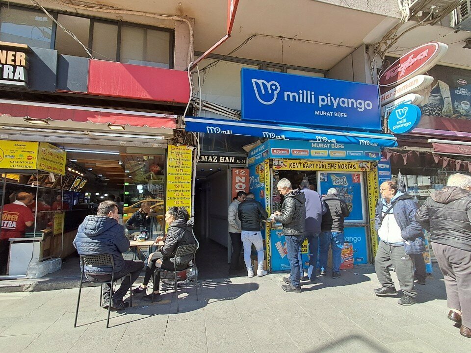 Şans oyunu bayileri Murat Büfe, İzmir, foto