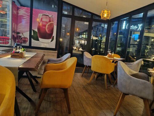 Bar Contento Bar & Dinner, Tırnova (Veliko‑Tırnovo), foto
