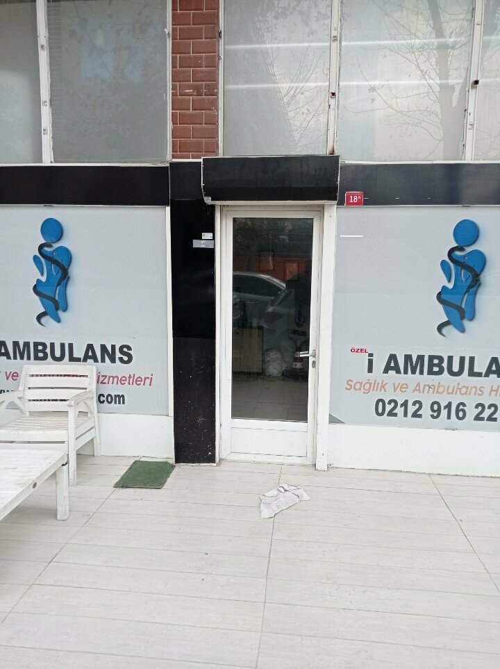 Acil yardım hizmeti Iambulans, İstanbul, foto