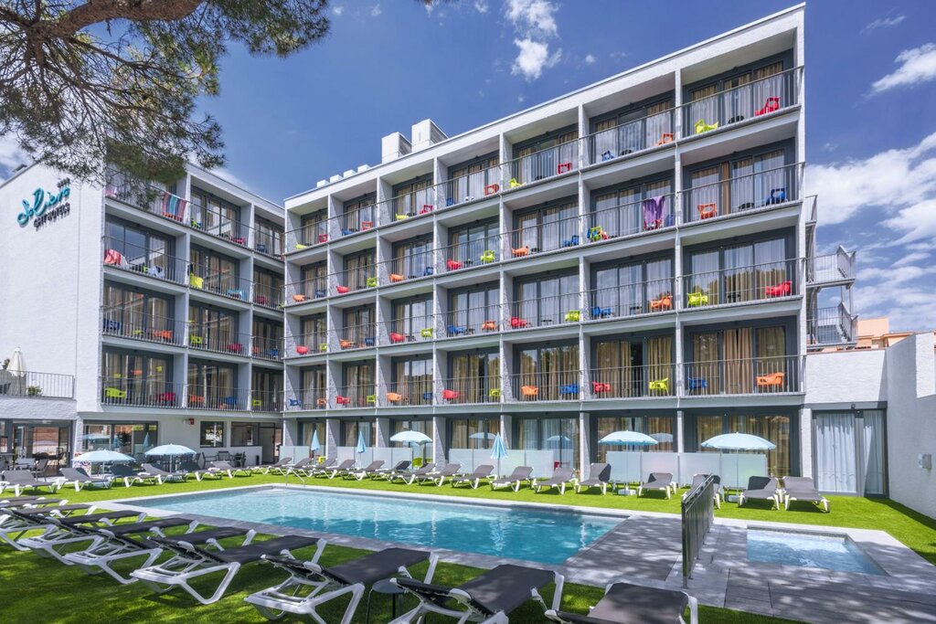 Otel Hotel GHT Sa Riera, Tossa de Mar, foto
