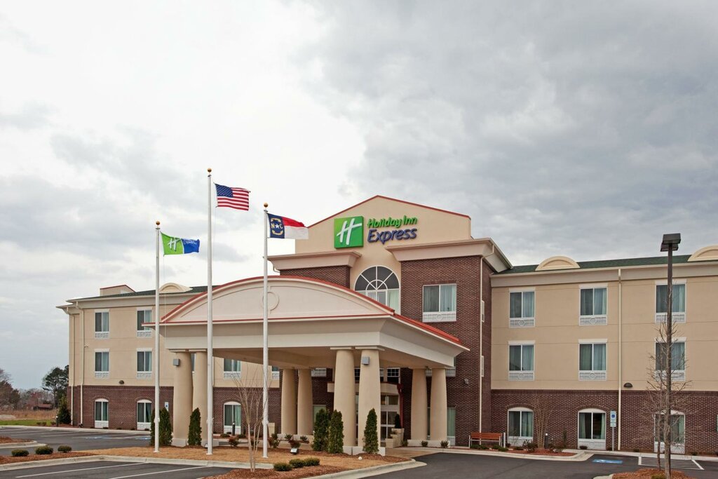 Otel Holiday Inn Express Pembroke, Kuzey Carolina Eyaleti, foto