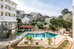 Clube do Lago (Avenida de Sabóia No:1017, Estoril), daireler  Lizbon İlçesi'nden