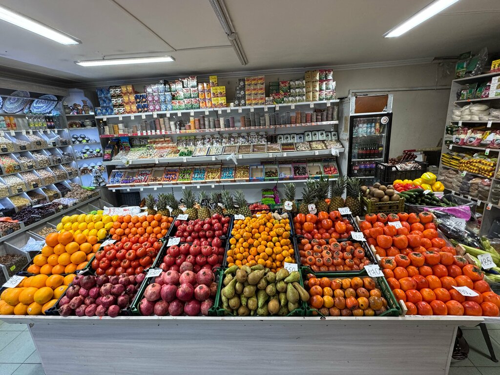 Market Fruit Paradise, Orel, foto