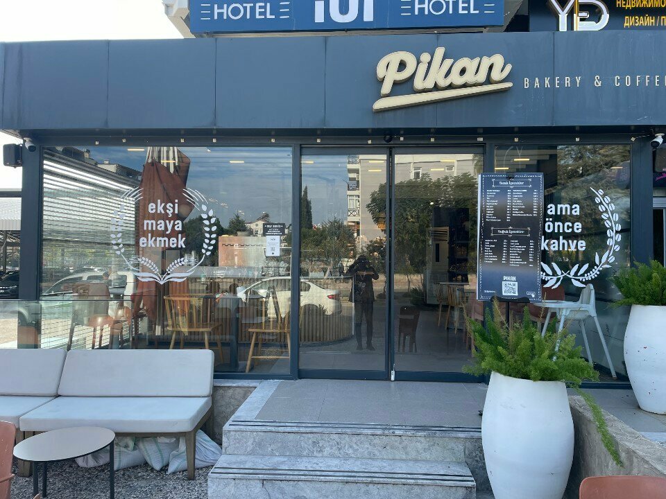 Ekmek fırını Pikan Fırın Liman Şubesi, Antalya, foto