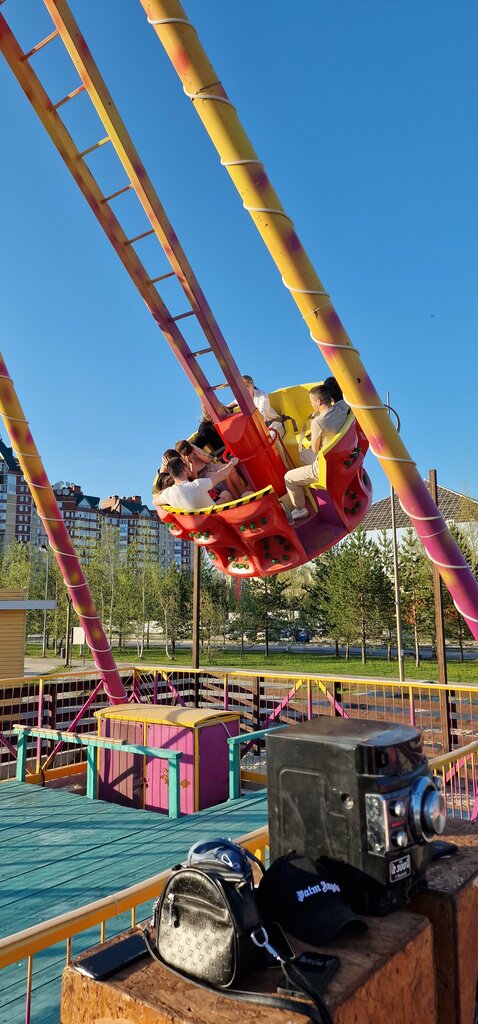 Çok amaçlı spor tesisleri Семейный парк аттракционов Югра Парк, Surgut, foto