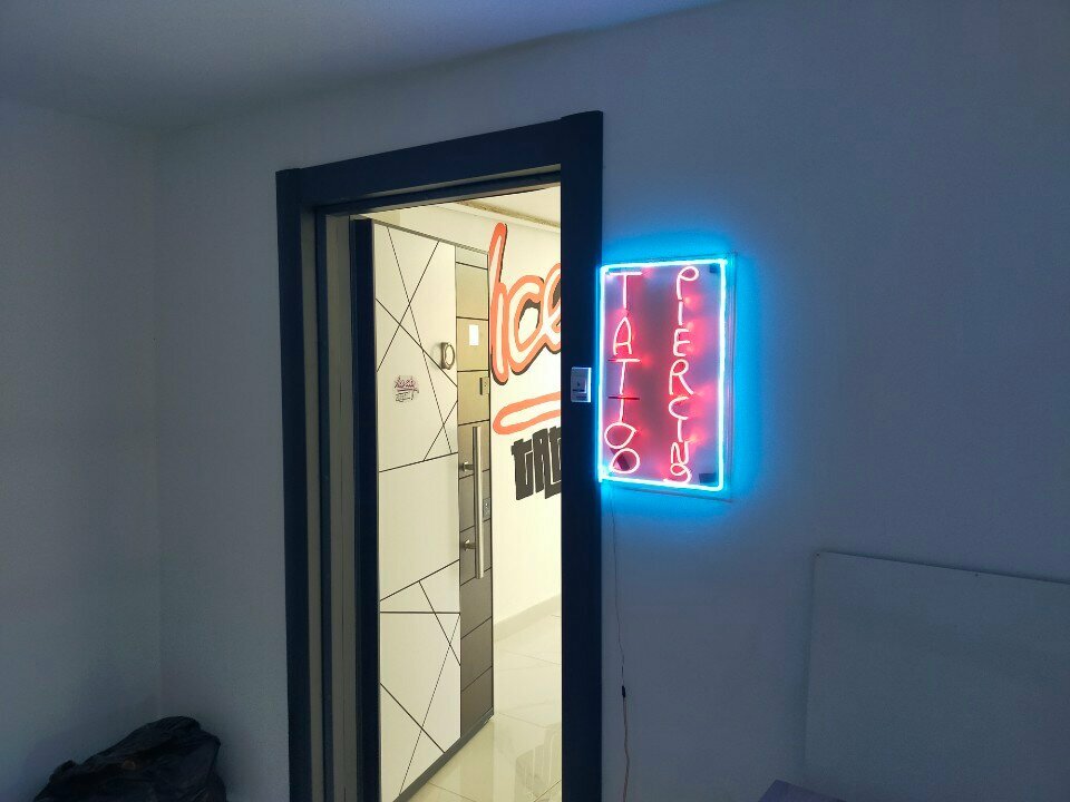 Dövmeciler Vice City Tattoo & Nail Art Studio, Antalya, foto