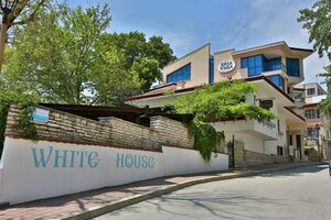 White House Hotel (Dobrich Province, Balchik), otel  Balçık'tan