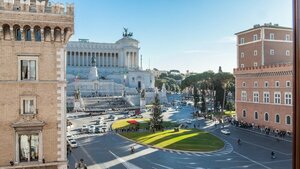 Rental In Rome Piazza Venezia View Luxury Apartment (Via Cesare Battisti No:136), otel  Roma'dan