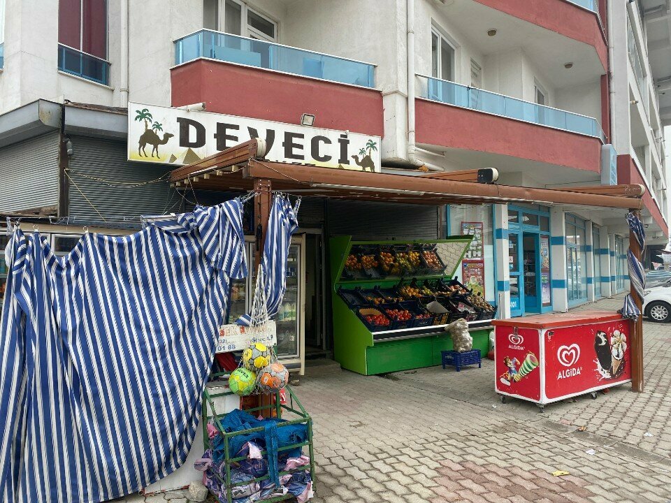 Mini-market Deveci Market, Konya, foto