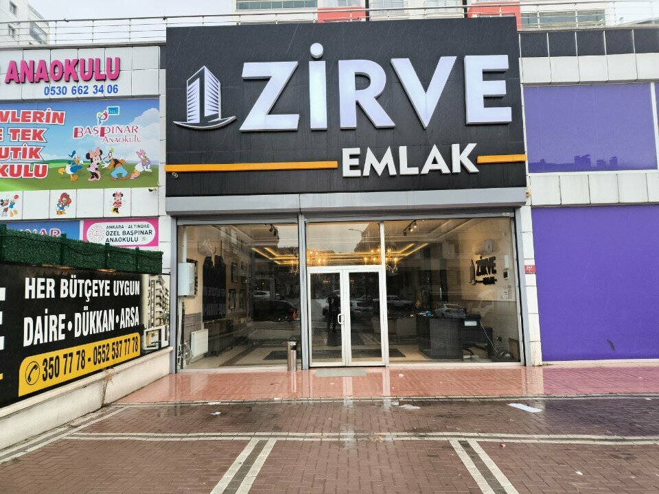 Emlak ofisi Zirve Emlak, Ankara, foto