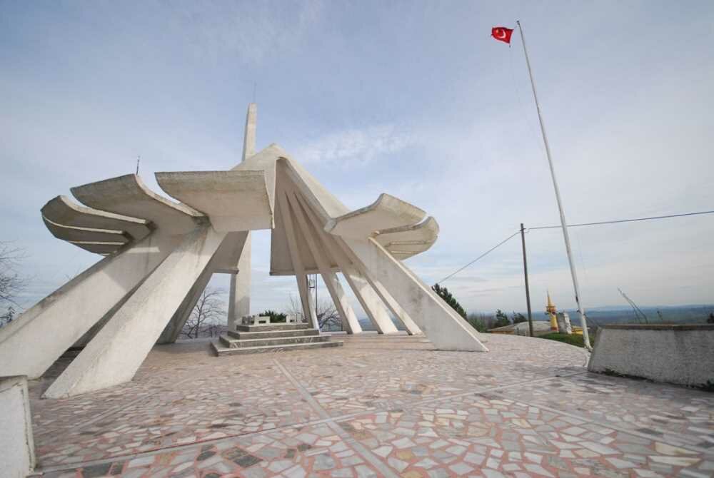 Park, sokak heykeli Akçakoca Bey Anıtı, İzmit, foto