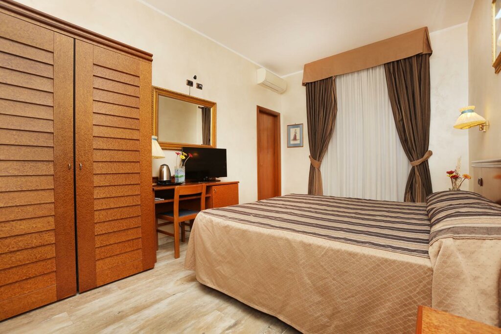 Otel Hotel Rimini, Roma, foto