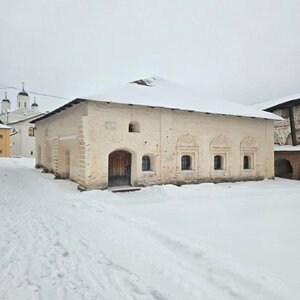Поваренные кельи (Vologda Region, Kirillov, ansambl Bolshogo Uspenskogo monastyrya), turistik yerler  Kirillov'dan
