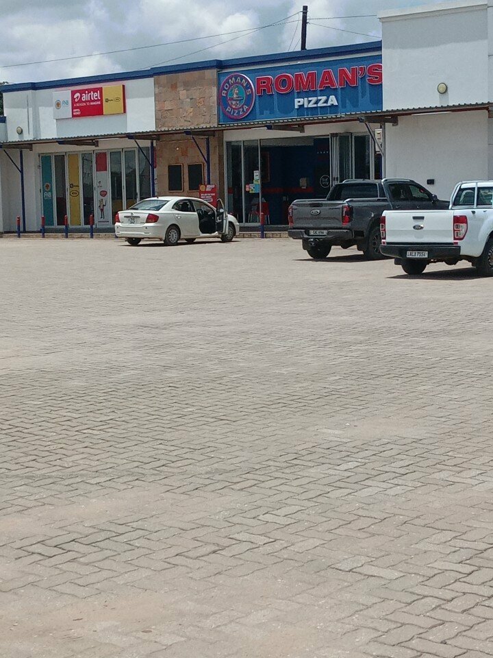 Pizzacılar Roman's pizza, Lusaka, foto
