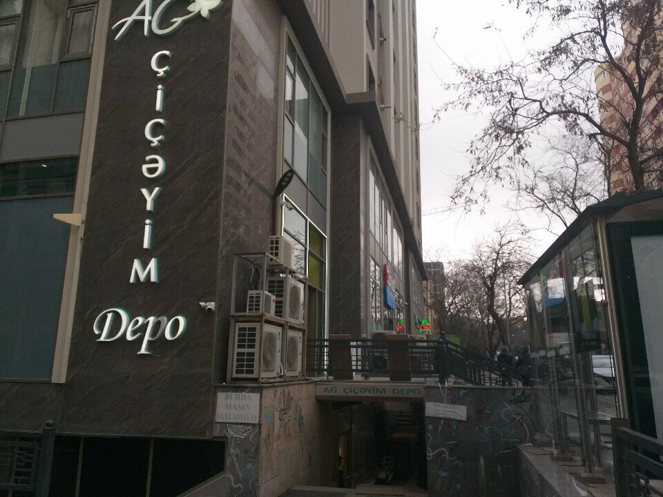 Çiçekçiler Ağ Çiçəyim Depo, Bakü, foto