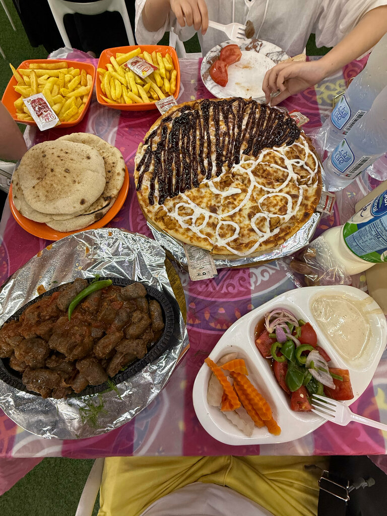 Kafe Rukn Al Falafel, Resül‑Hayme, foto