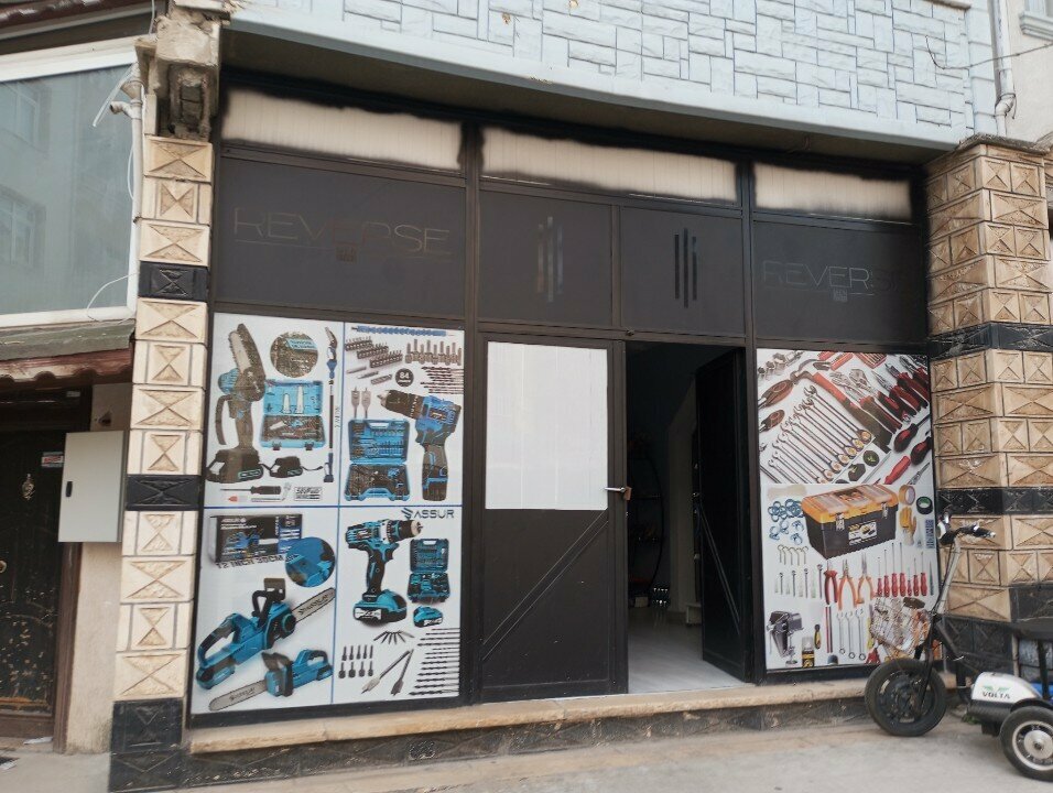 i̇nşaat gereçleri Reverse Man Store, İstanbul, foto
