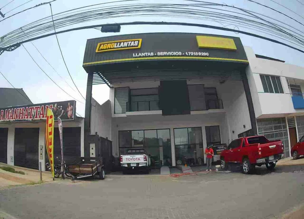 Jant ve lastikçiler Agrollantas Pirelli, Santa‑Krus, foto