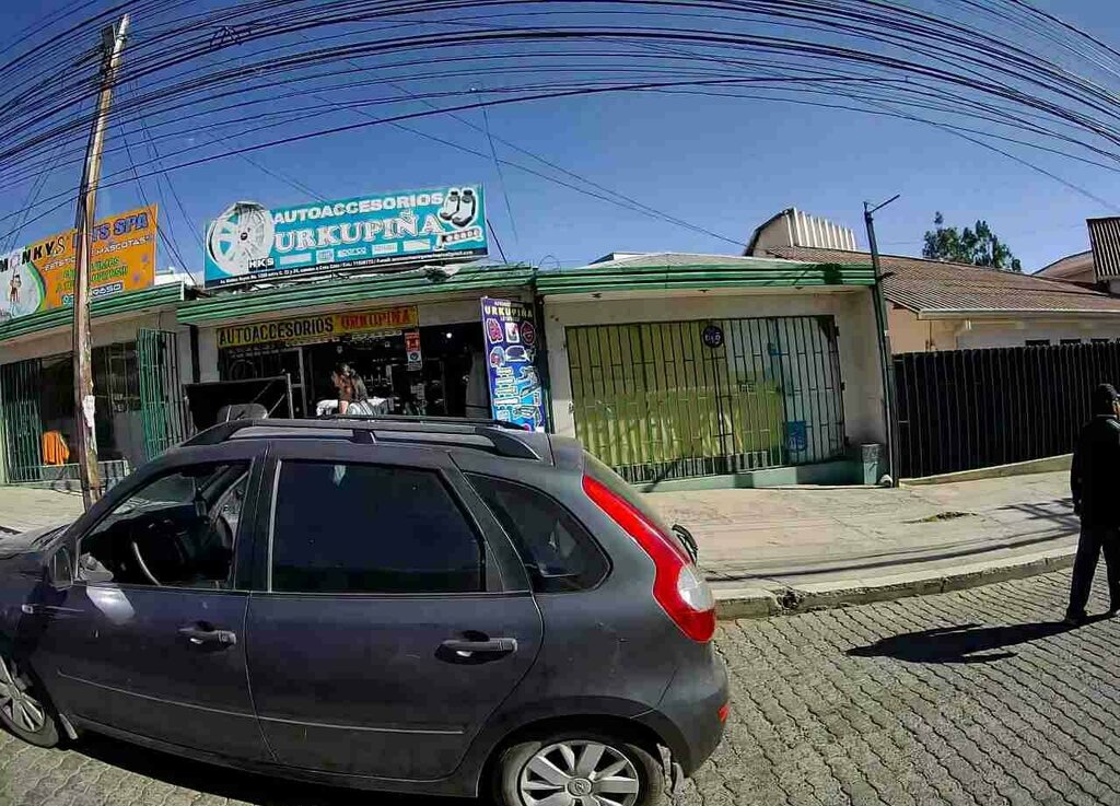 Motosiklet yedek parçaları Autoaccesorios Urkupiña, La Paz, foto