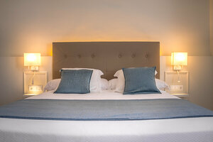 Hotel Pirineos (Comunidad Autònoma de Cataluña, Girona, Figueras, Vía Emporitana), otel