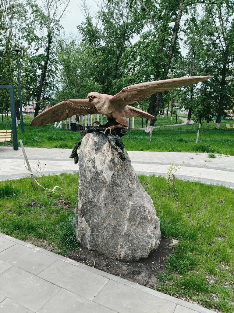 Park, sokak heykeli Кречет, İşimbay, foto