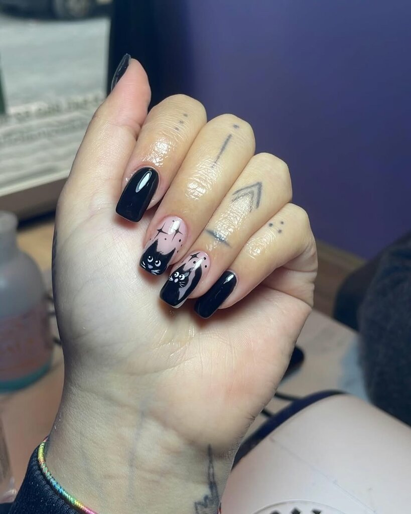 Manikür-pedikür Black Daisy Nail Studio, İzmir, foto