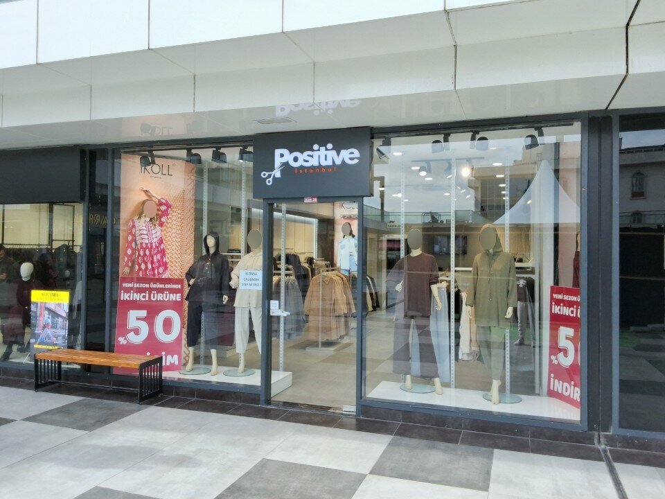 Giyim mağazası Positive İstanbul, İstanbul, foto